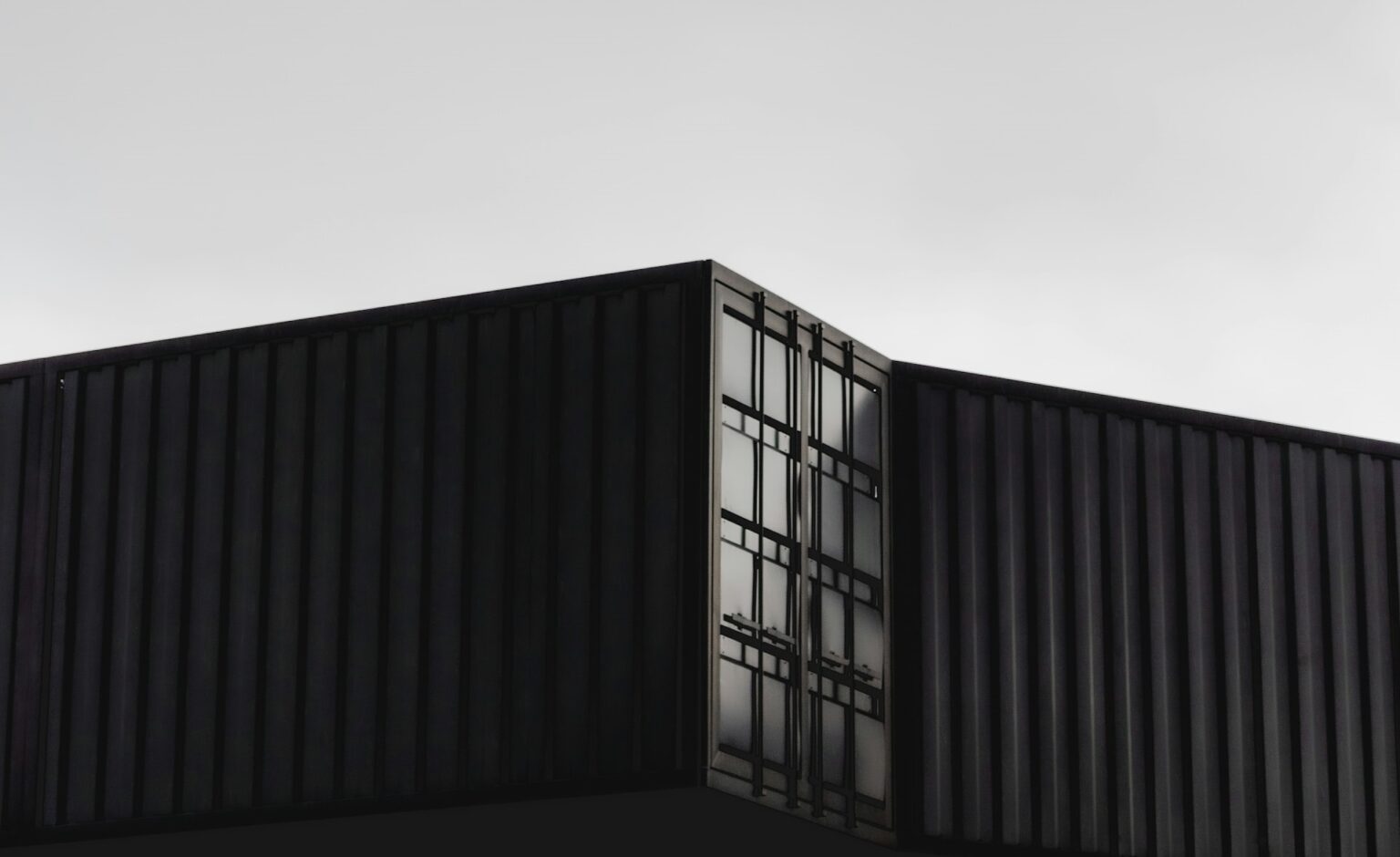 Perbedaan kontainer High cube 40 feet dan 40 feet standar secara umum ...